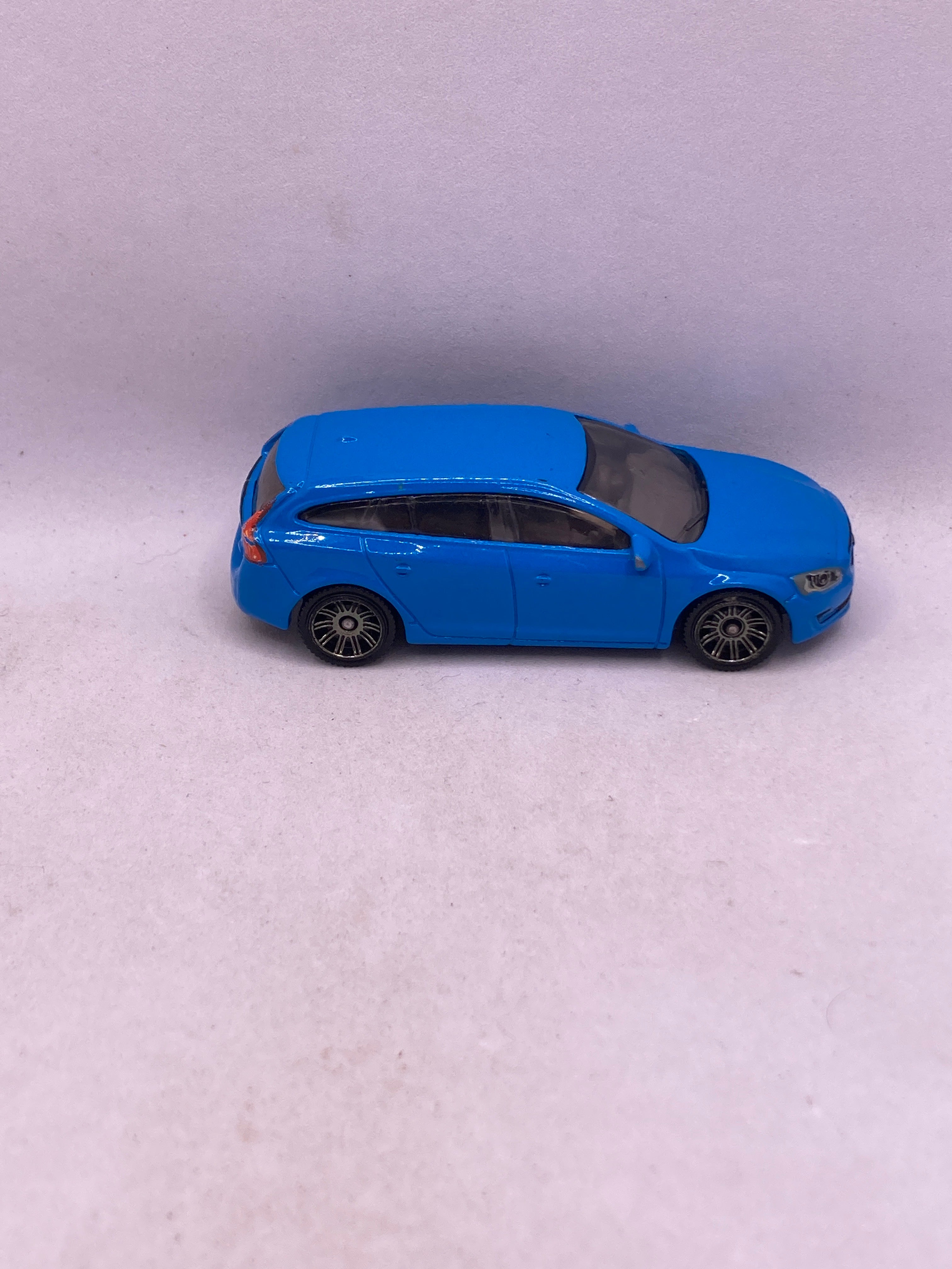 Matchbox Volvo V60 store Diecast S and